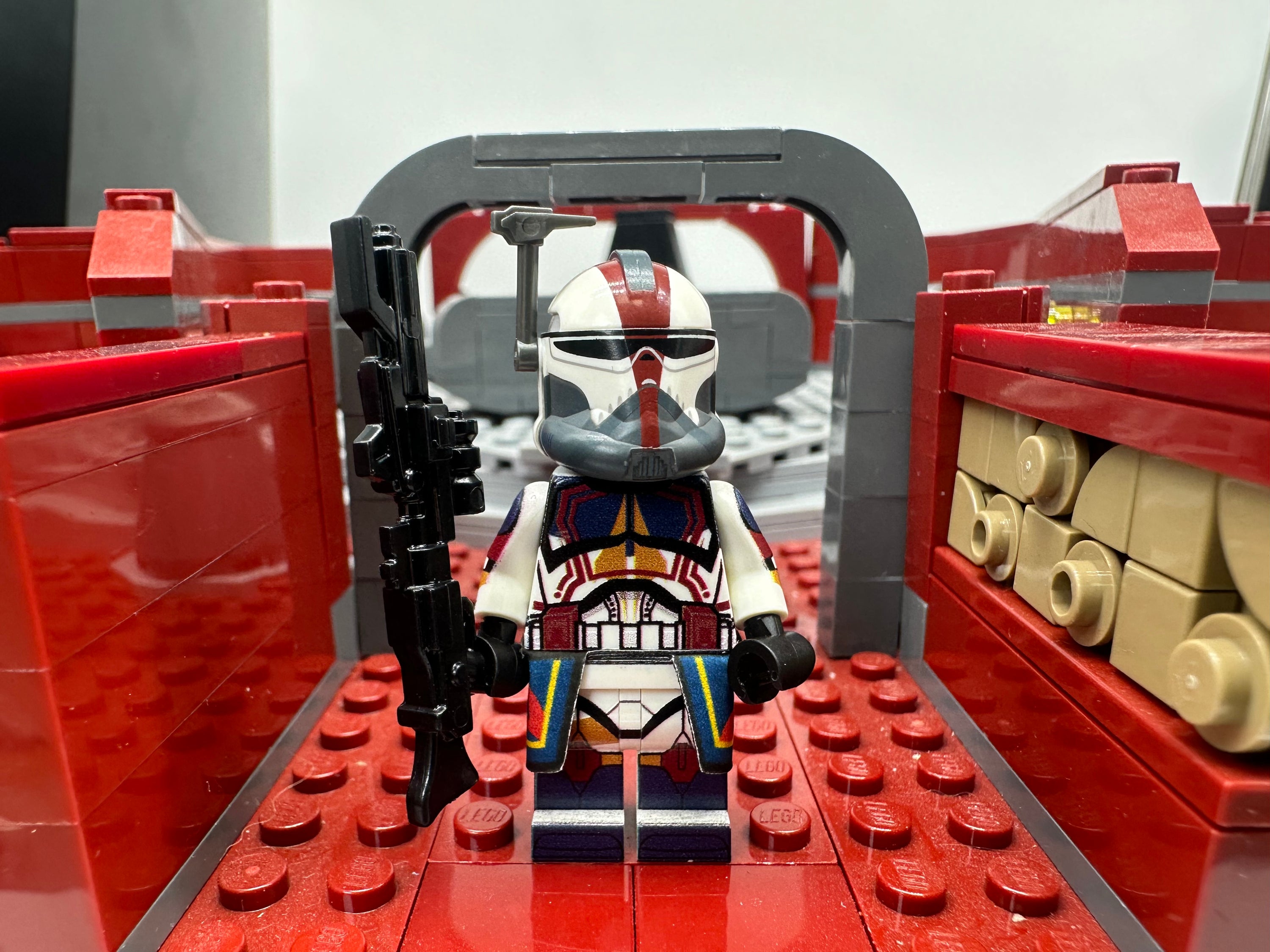 LIMITED EDITION MUUNILINST 10 VENATOR WITH EXCLUSIVE FIGURE!